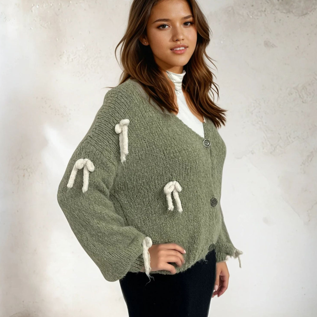 Kofta med vita rosetter | Shoppa på Dimoda.se